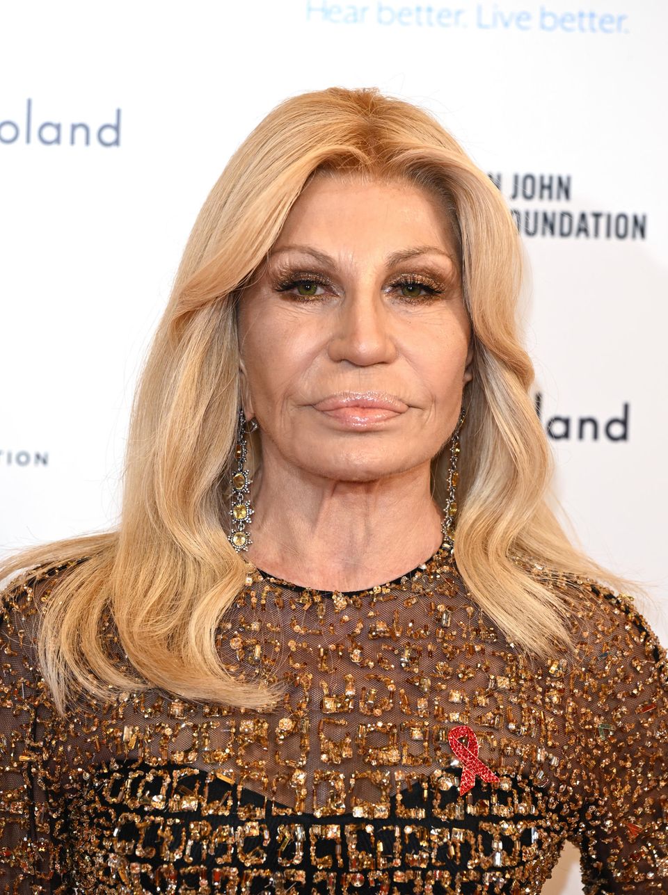 Donatella Versace: Fans erkennen die Designerin nicht mehr wieder | GALA.de