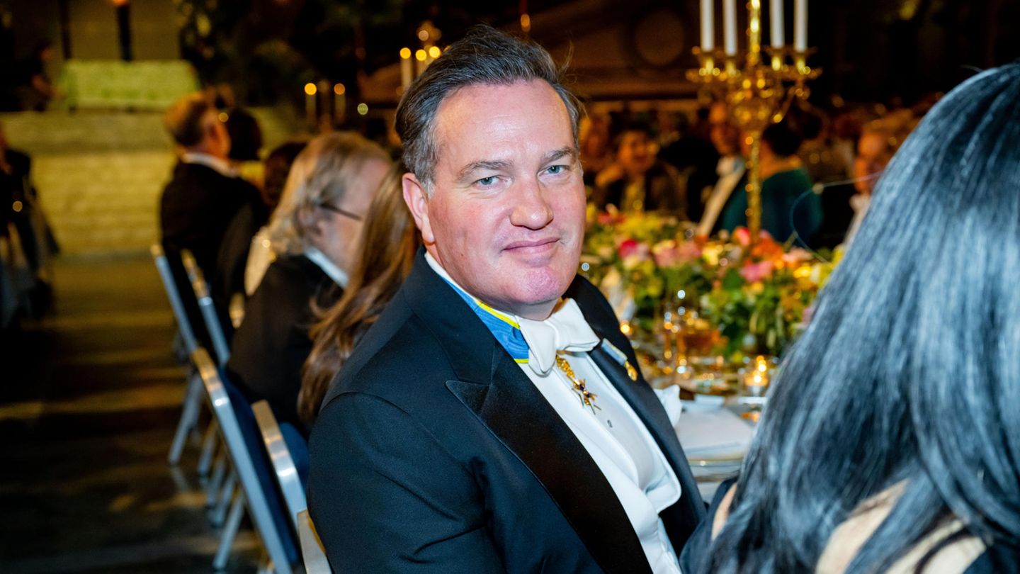 Chris O'Neill zeigt sich beim Nobel-Bankett von einer ganz neuen Seite ...