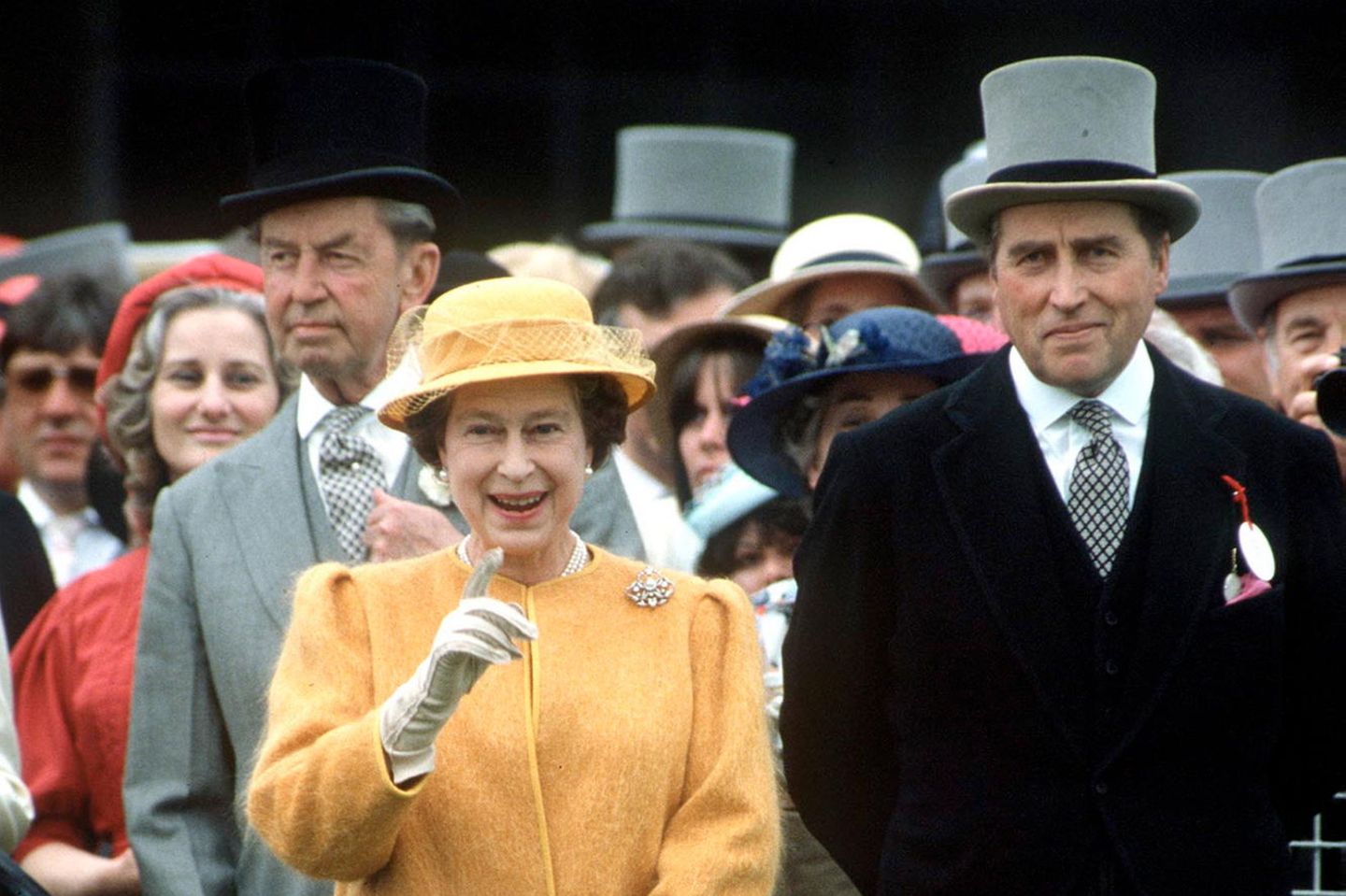 Queen Elizabeth: War sie Prinz Philip untreu? Sohn ihrer vermeintlichen Affäre spricht Klartext