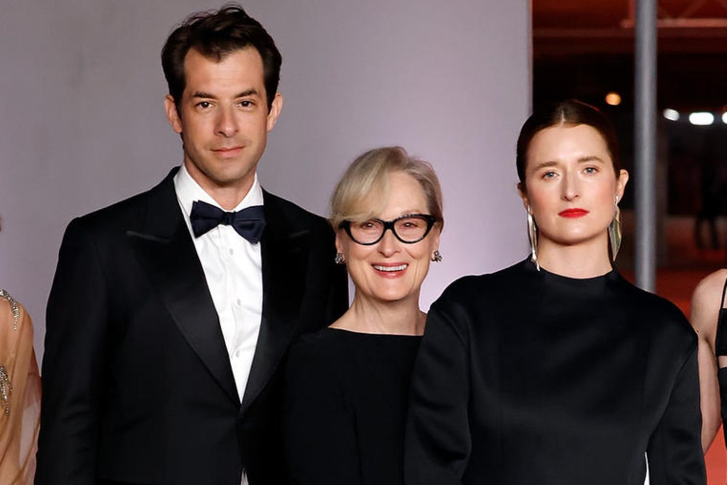 Hollywoodstar überrascht auf Weihnachtsparty mit Babybauch | GALA.de