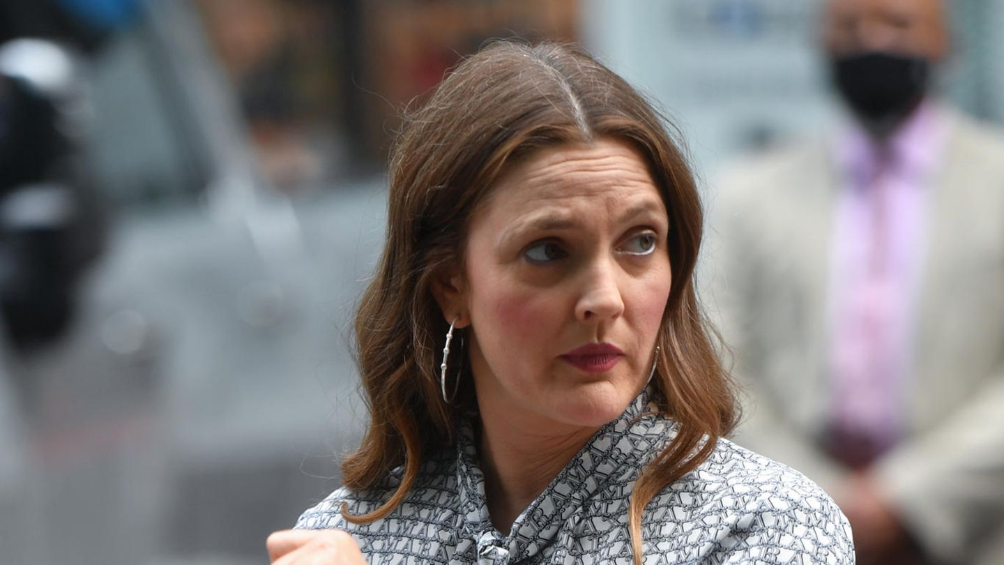 Drew Barrymore 2024 Und Ehemann Drew Barrymore Versteckt Ihren
