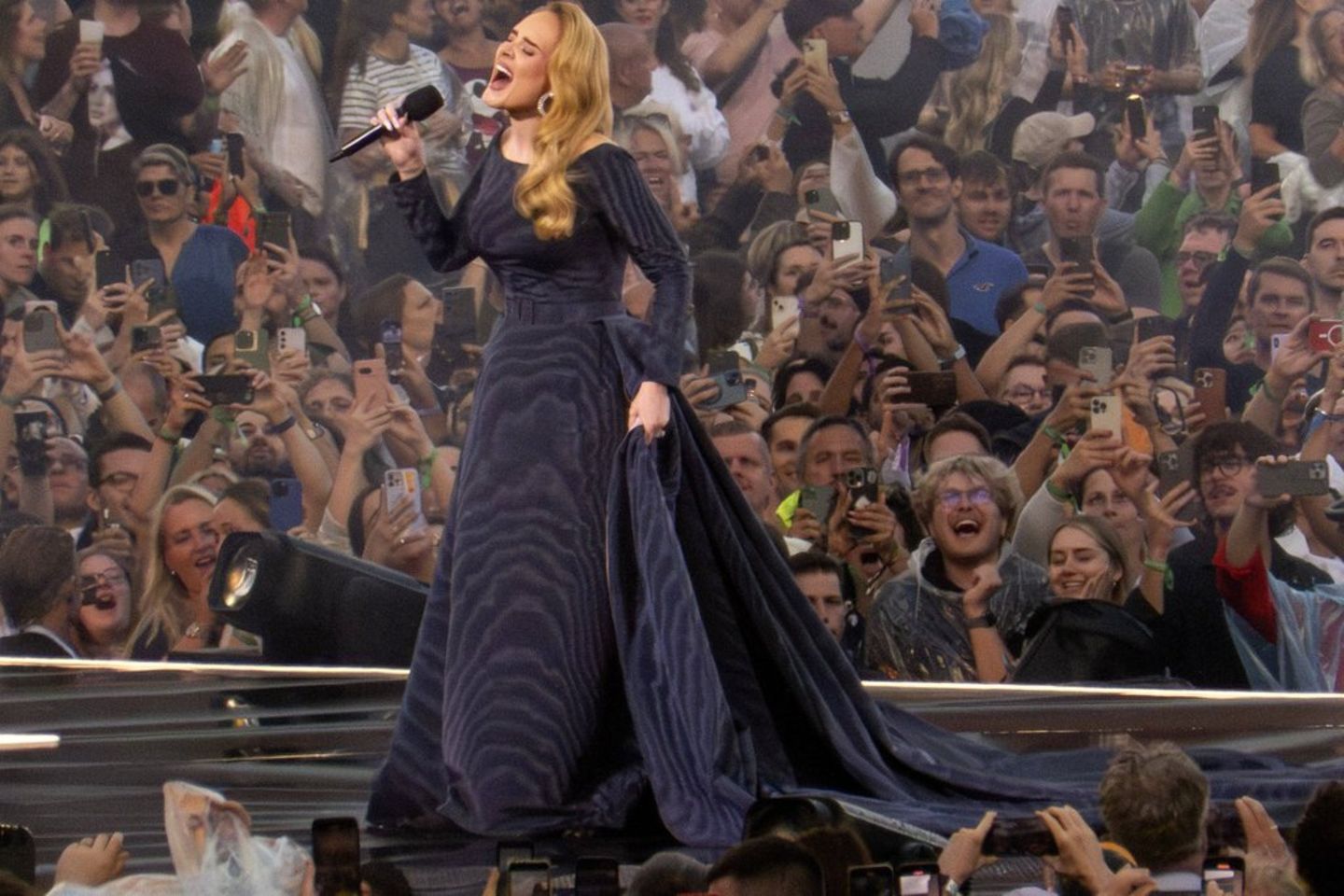 Adele und mehr: Die größten Live-Momente 2024 | GALA.de