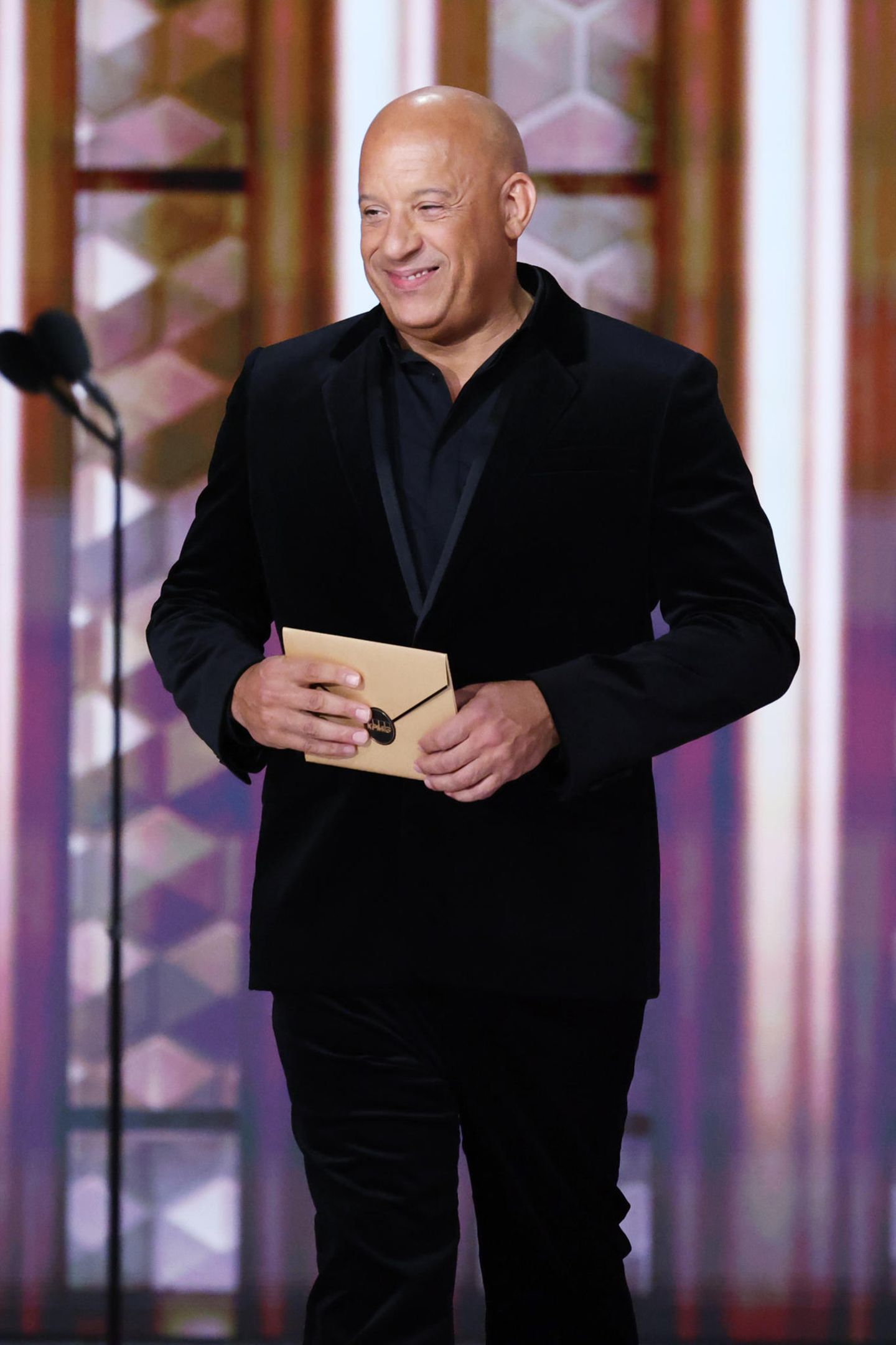 Vin Diesel Et Dwayne Johnson Se Tenant La Main Vin Diesel Parle Enfin