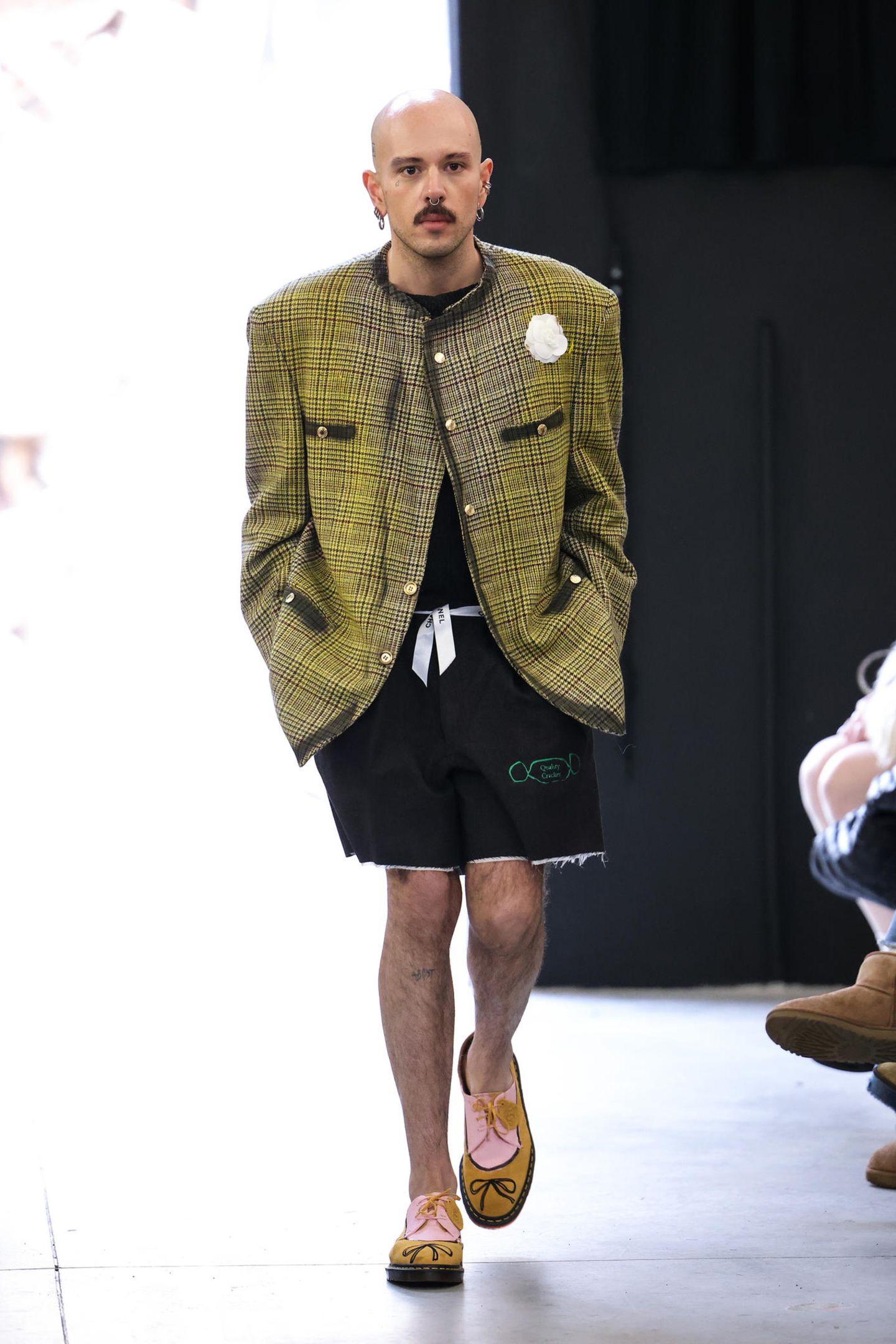 Rocco Ritchie: Wiedererkannt? Der Sohn von Madonna und Guy Ritchie posiert in Mailand | GALA.de