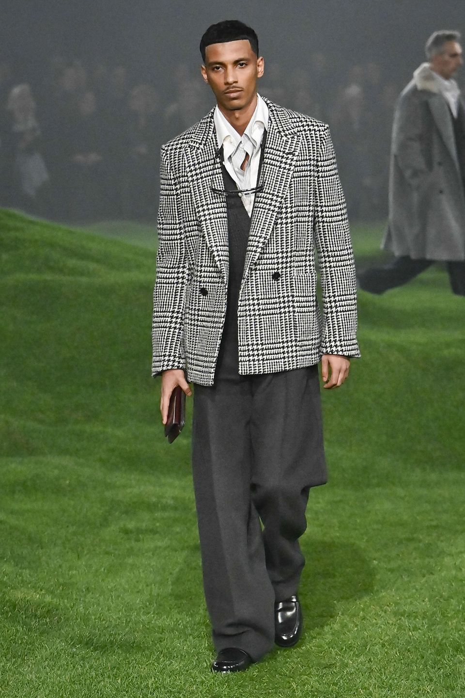 Rocco Ritchie: Wiedererkannt? Der Sohn von Madonna und Guy Ritchie posiert in Mailand | GALA.de