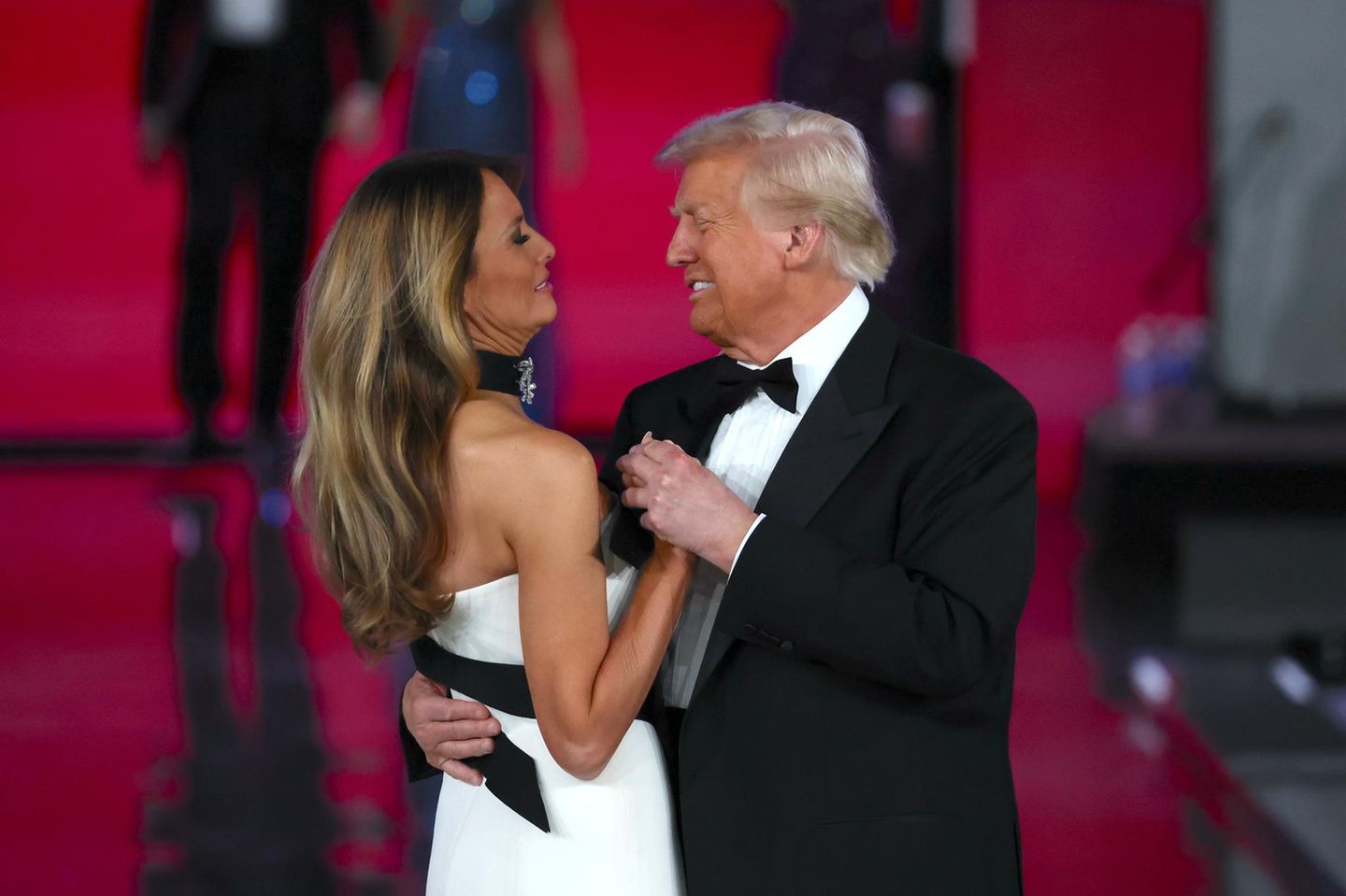 Donald Trump + Melania Trump: Großes Liebesereignis nach Amtseinführung ...