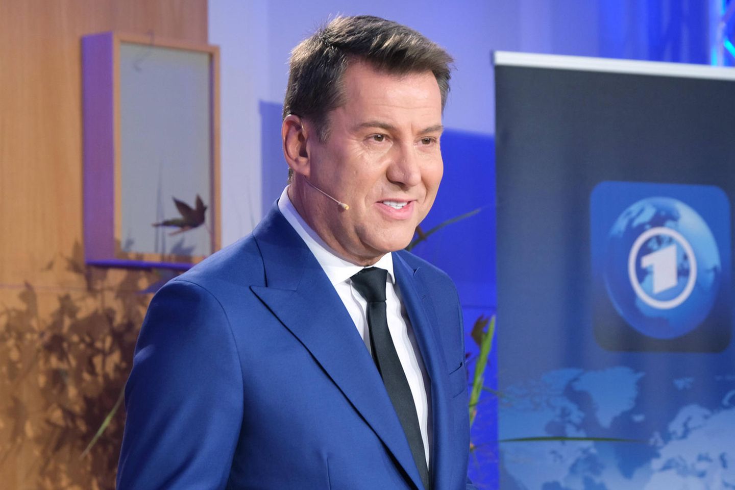"Tagesschau"-Moderator Jens Riewa überrascht mit neuem Look | GALA.de