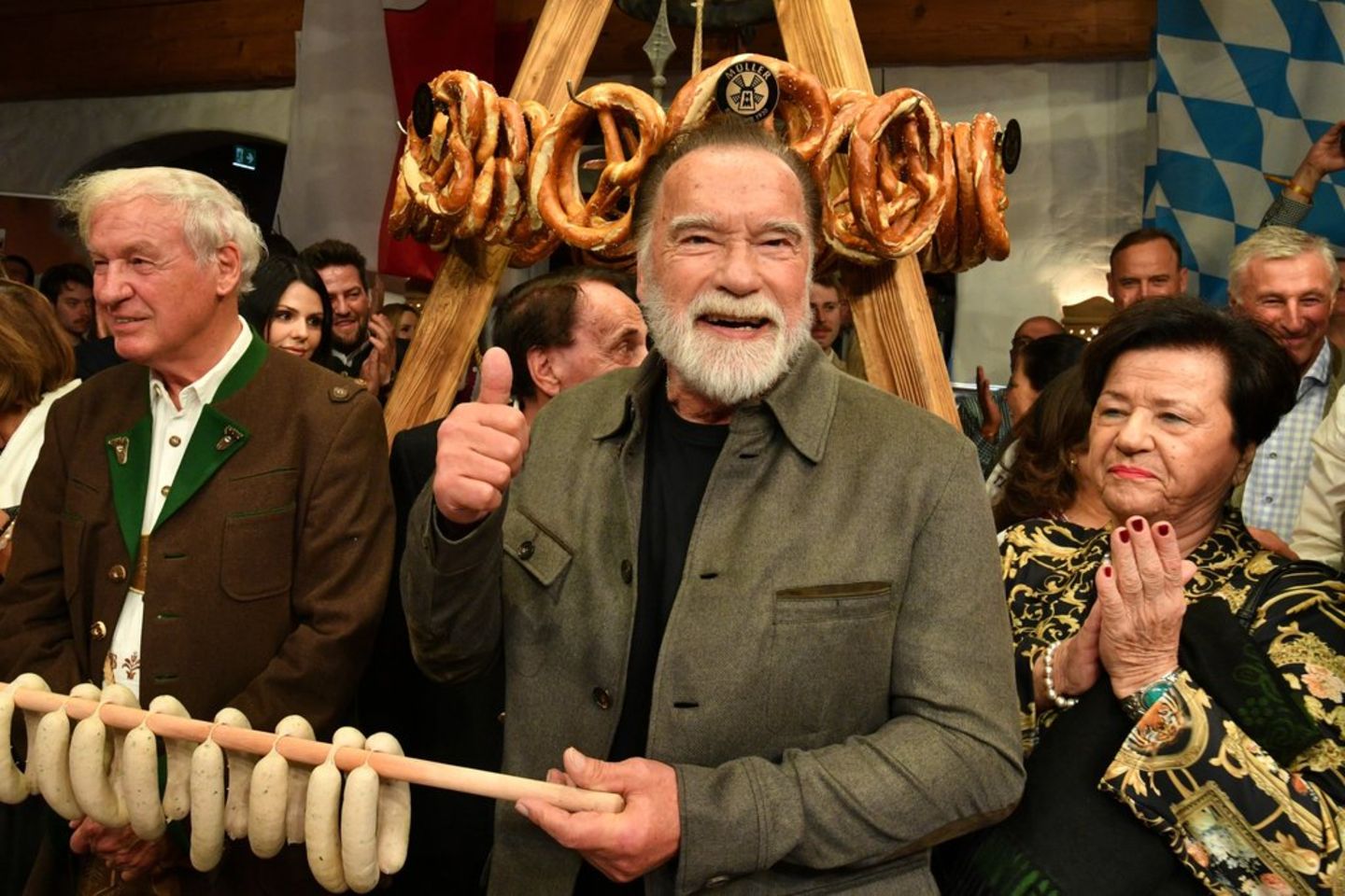 Legendäre Weißwurstparty im Stanglwirt: Volks-Rock'n'Roller trifft auf ...