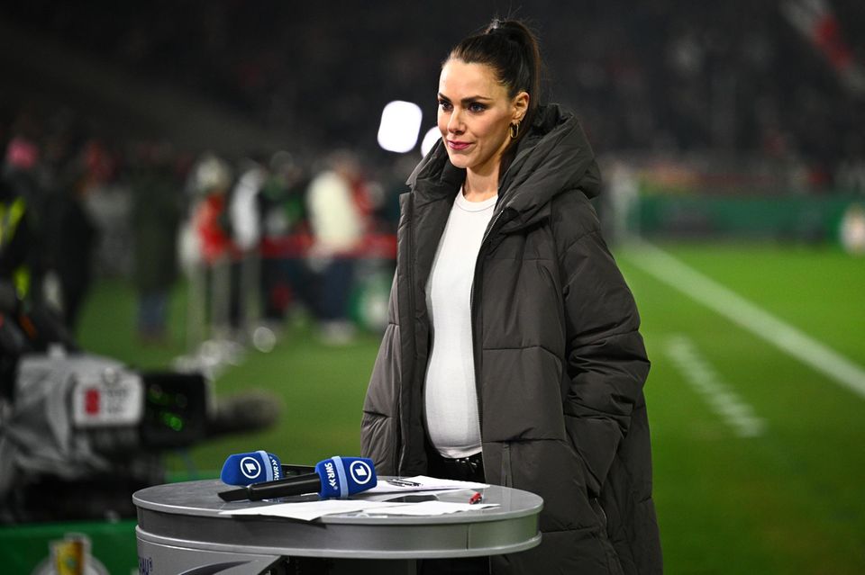 Esther Sedlaczek: Die Moderatorin erwartet ihr drittes Baby | GALA.de