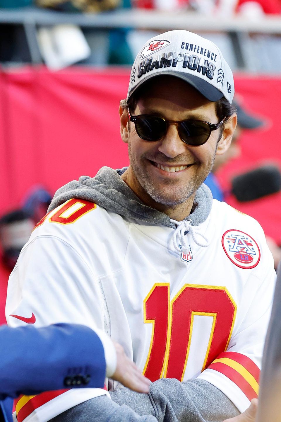 Bradley Cooper, Taylor Swift + Co: Diesen Football-Teams drücken die ...