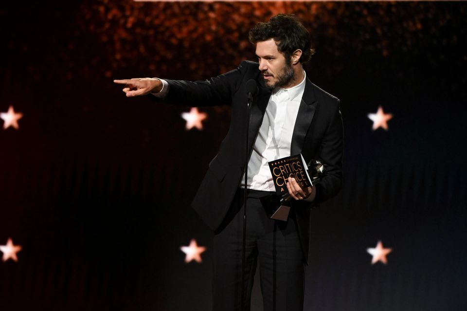 Preisträger bei Critics Choice Awards: Adam Brody hält emotionale ...