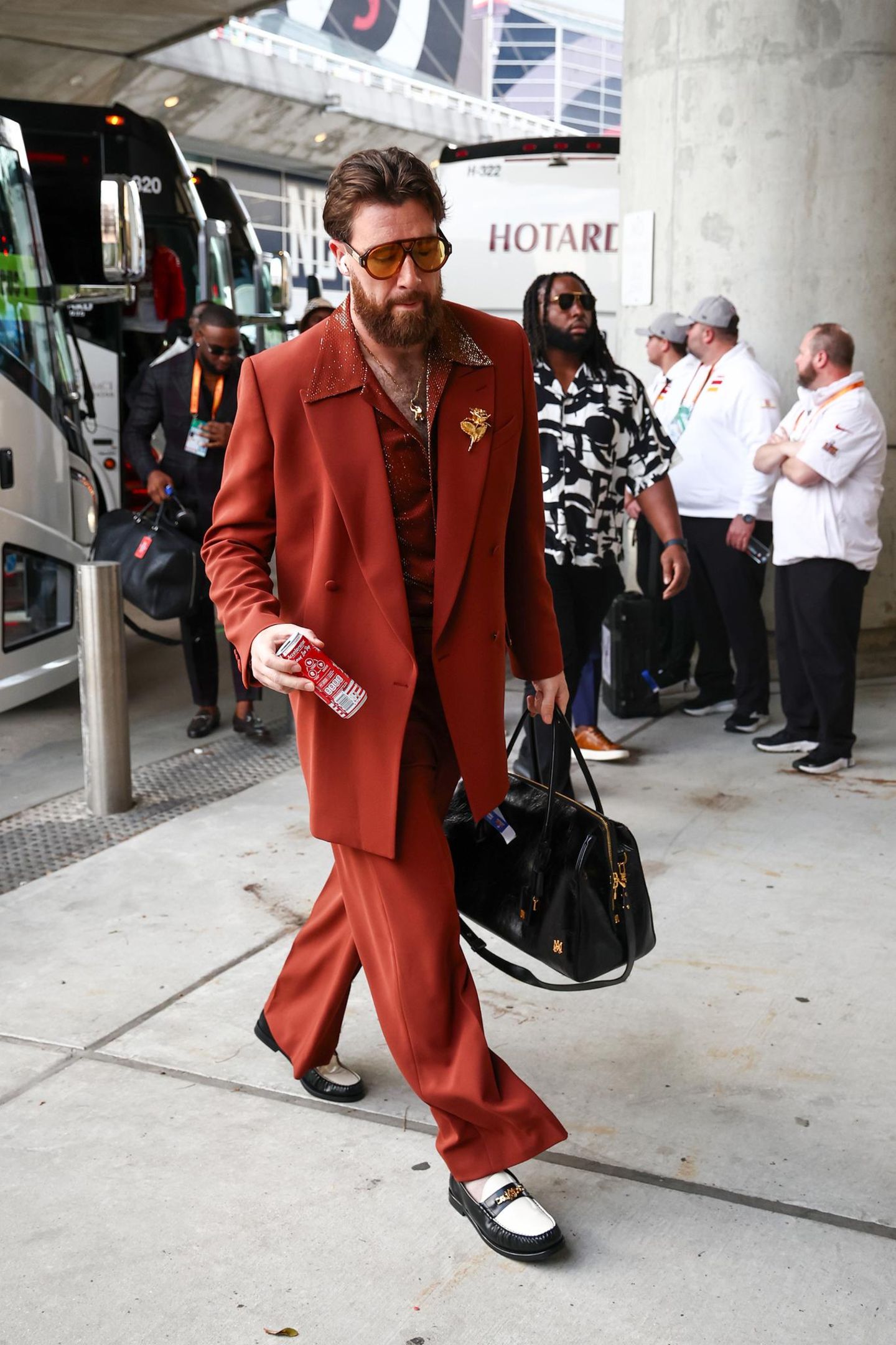 Super Bowl 2025: Von Travis bis Taylor – die besten Looks des Events ...