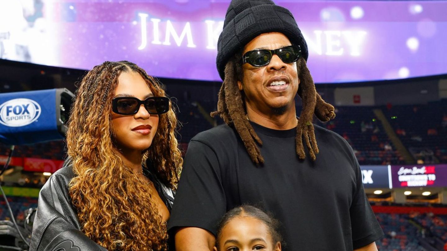 Blue Ivy mit Papa Jay-Z beim Super Bowl: Sie sieht aus wie Mama Beyoncé ...