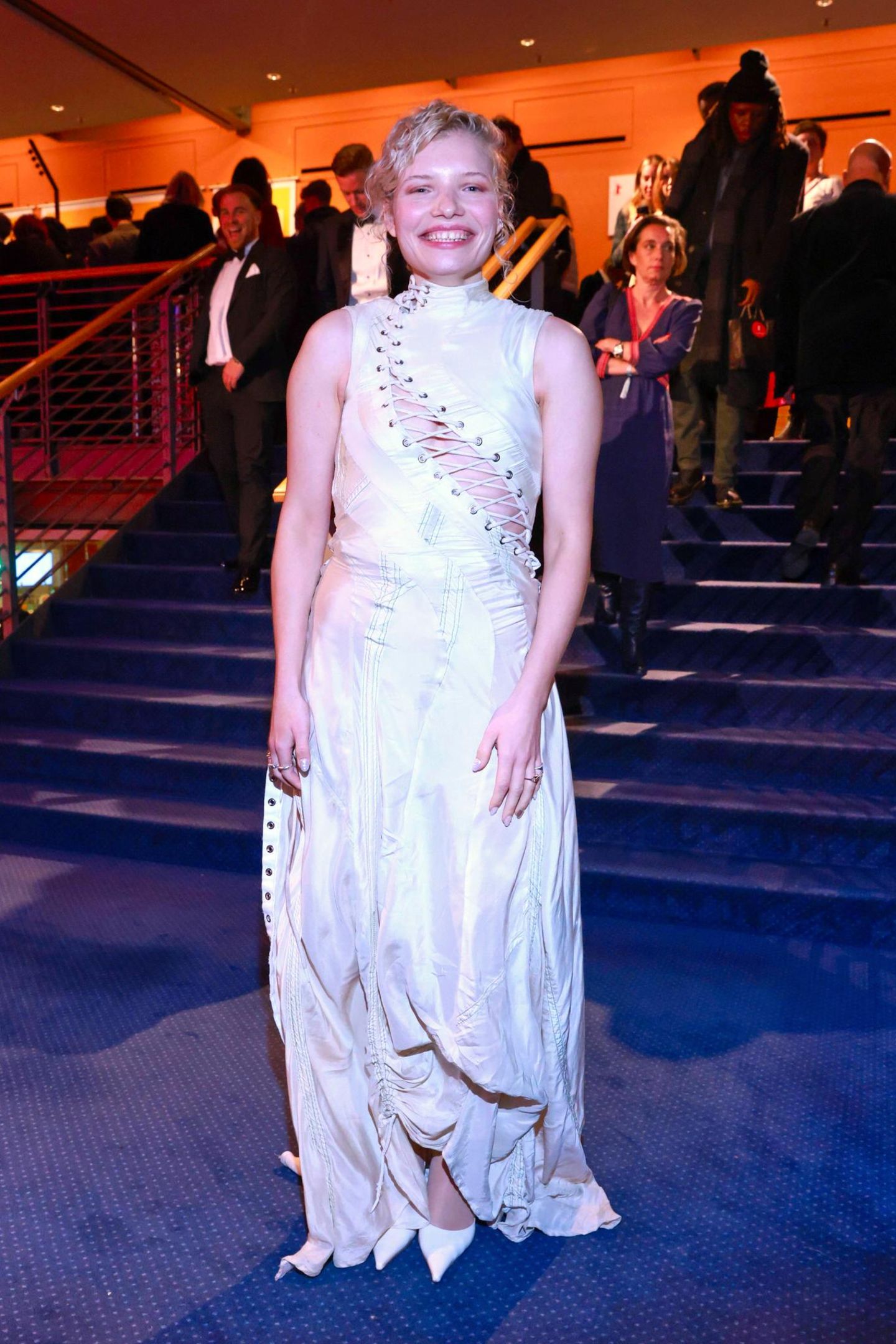 Bye bye, Berlinale! Das waren die schönsten Red-Carpet-Looks der 75. Filmfestspiele | GALA.de