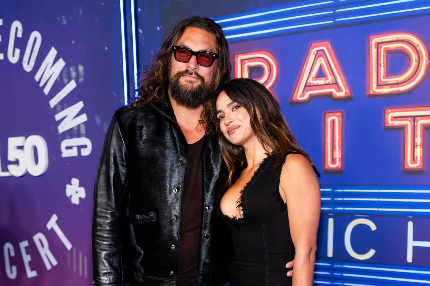 Jason Momoa und Adria Arjona: Erster Red-Carpet-Auftritt als Liebespaar | GALA.de