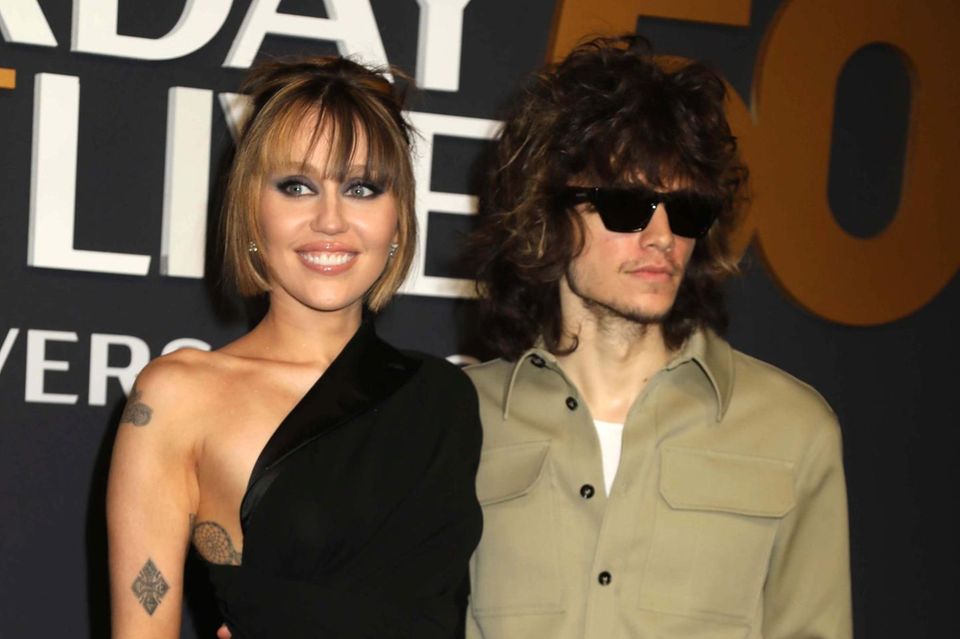 Miley Cyrus: Erster Red-Carpet-Auftritt mit Freund Maxx seit einem Jahr ...