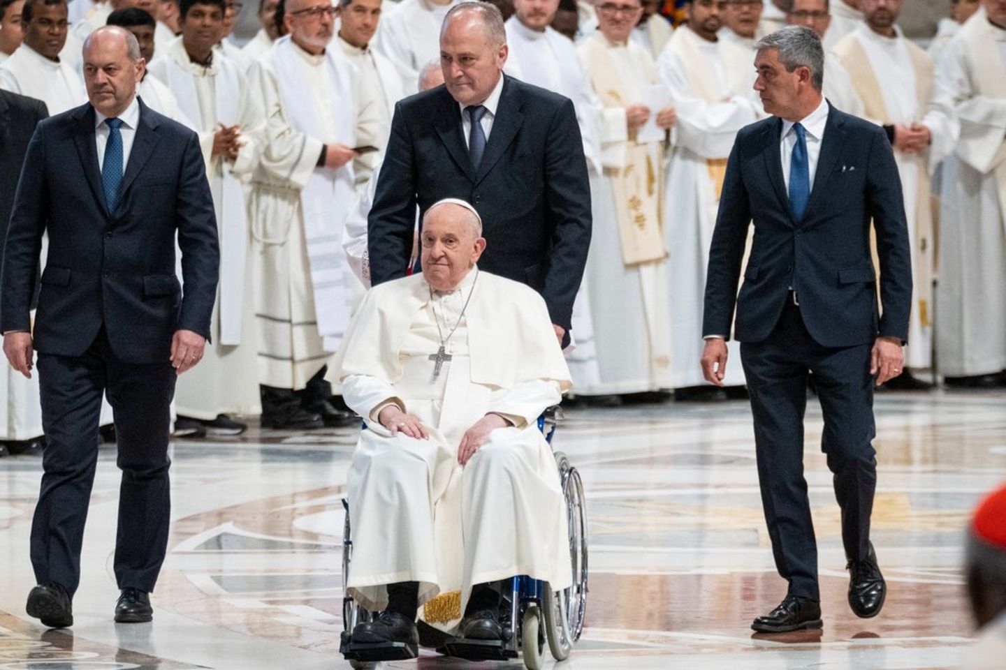 Papst Franziskus' lange Krankengeschichte: Lungenprobleme hatte er ...