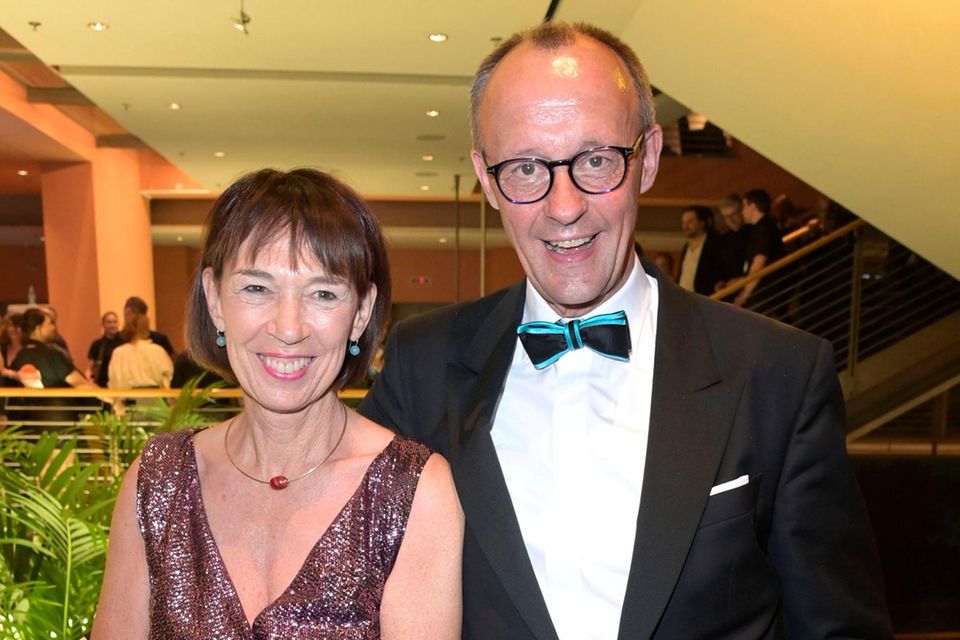 Kanzler Friedrich Merz im Kinderglück: Privates Familiendetail ...