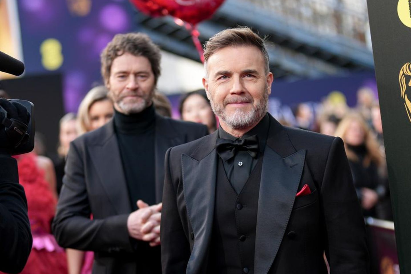 Gary Barlow: Seltenheit! Er zeigt sich nach viralem Foto mit Sohn ...