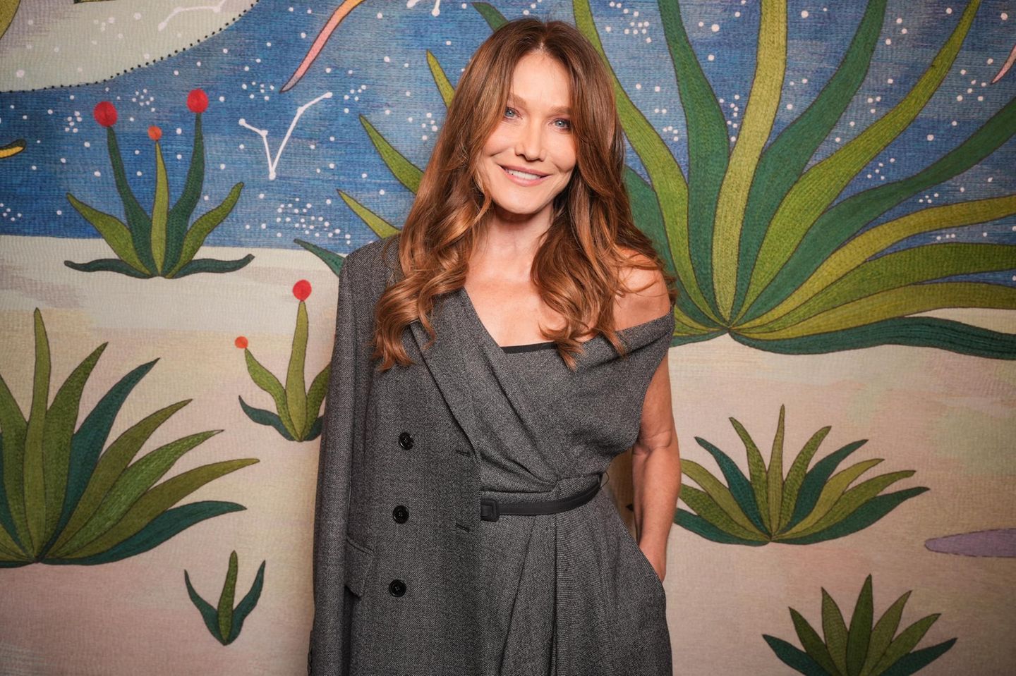 Carla Bruni: Beim Poledance zeigt sie ihre durchtrainierte Silhouette ...
