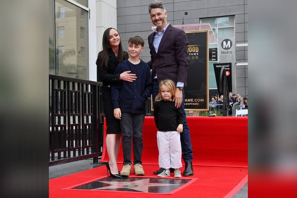 Stern auf dem Walk of Fame: Christina Ricci feiert mit ihrer Familie ...