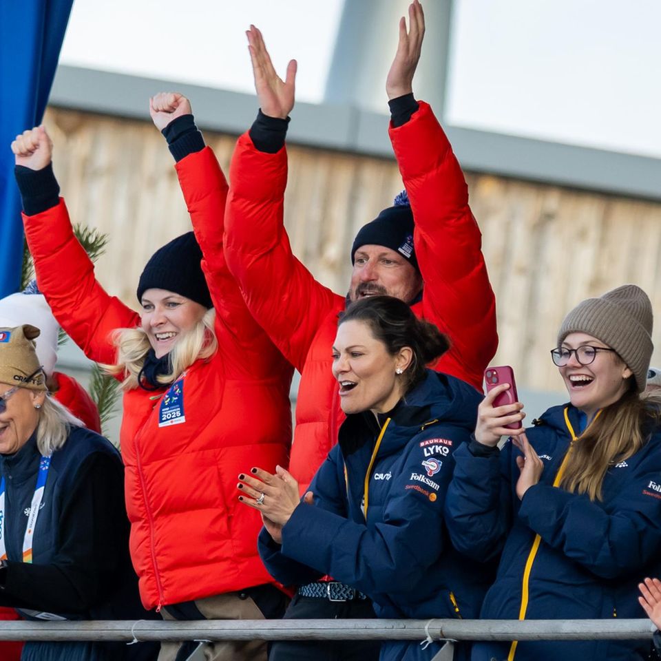 Norwegische Königsfamilie: Die schönsten Bilder zum Nationalfeiertag ...