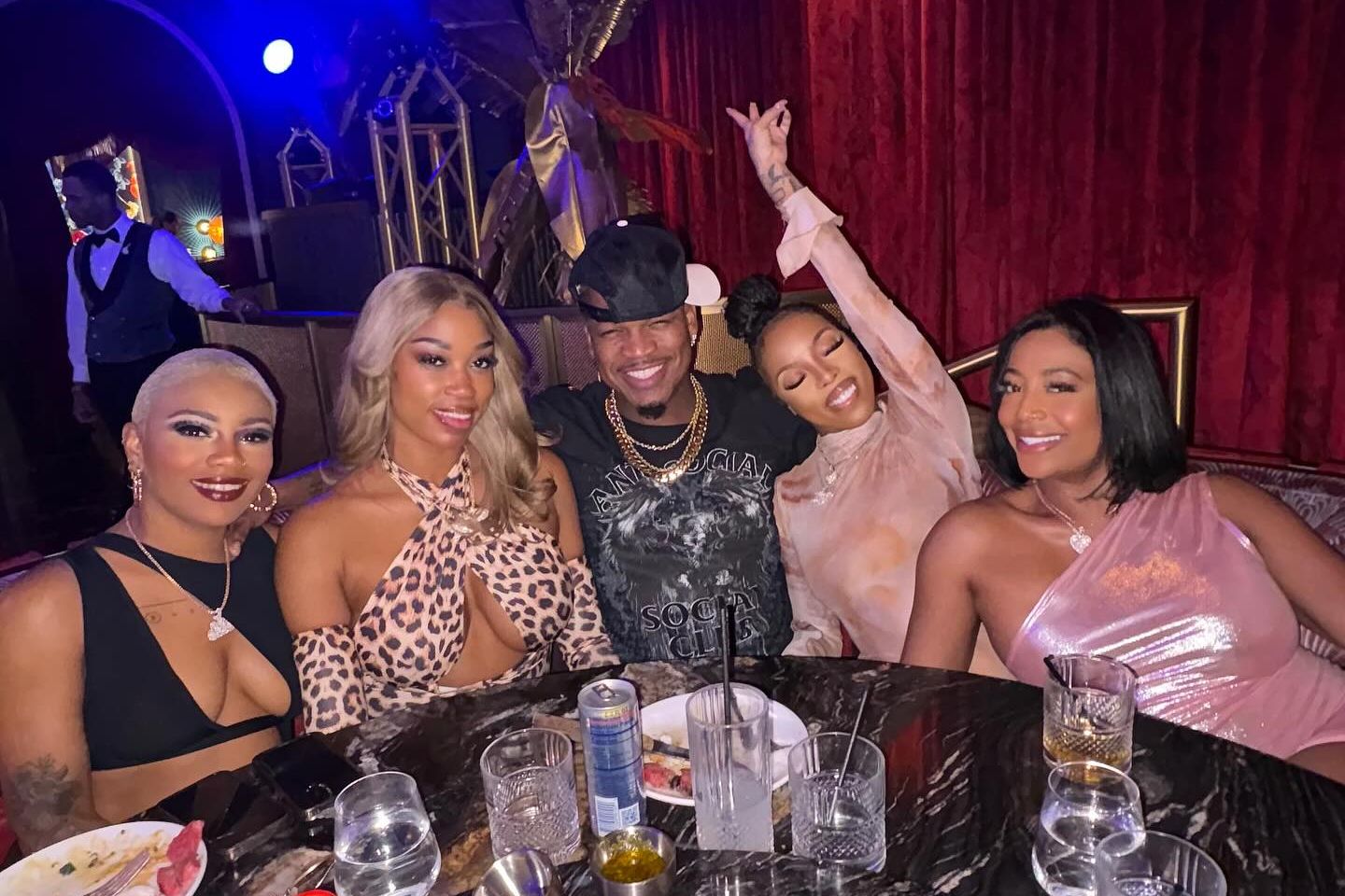 Ne-Yo: Polyamouröse Liebe! Er stellt der Welt seine 4 Freundinnen vor ...