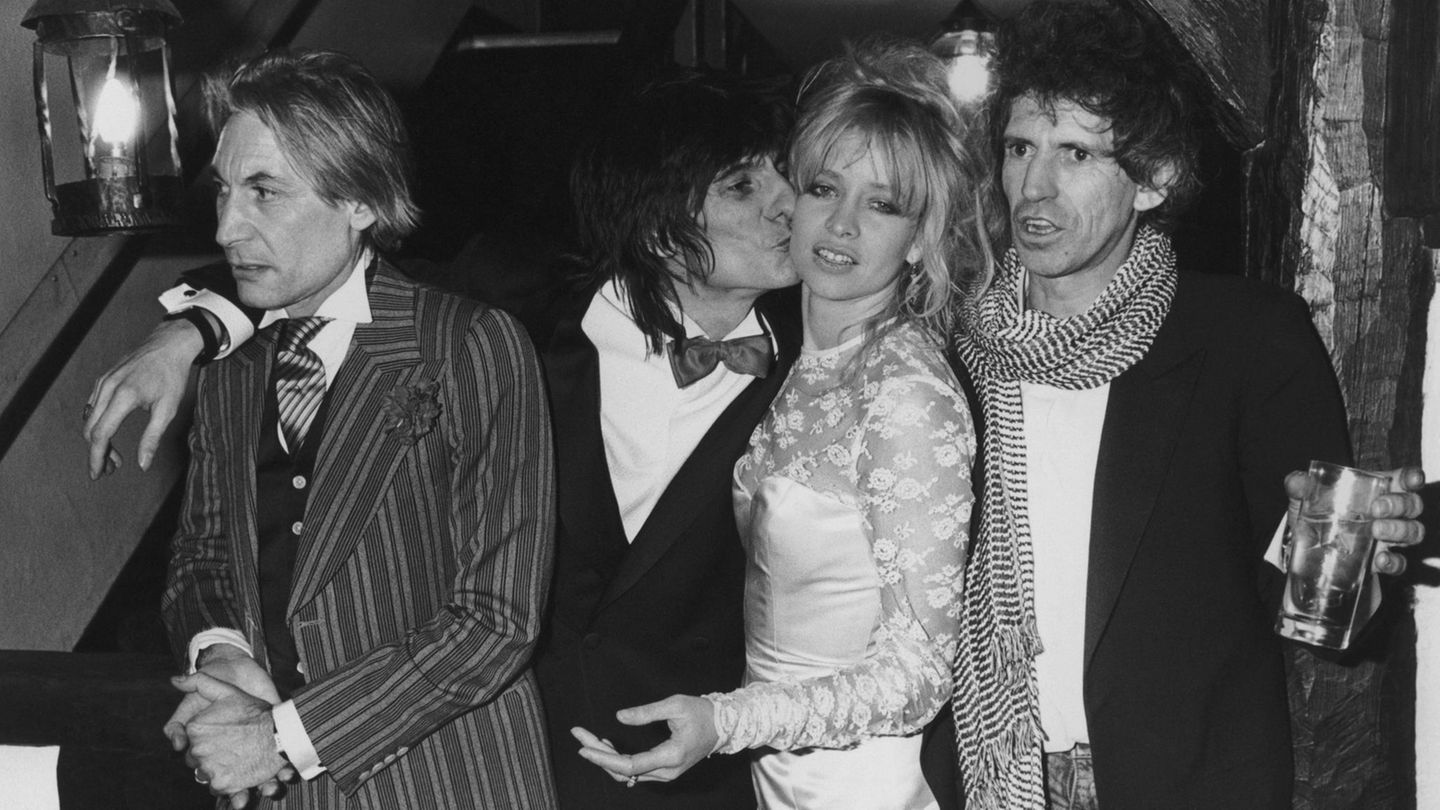 Tommy Lee, David Bowie, Sting + Co: Die ikonischen Hochzeitslooks der ...