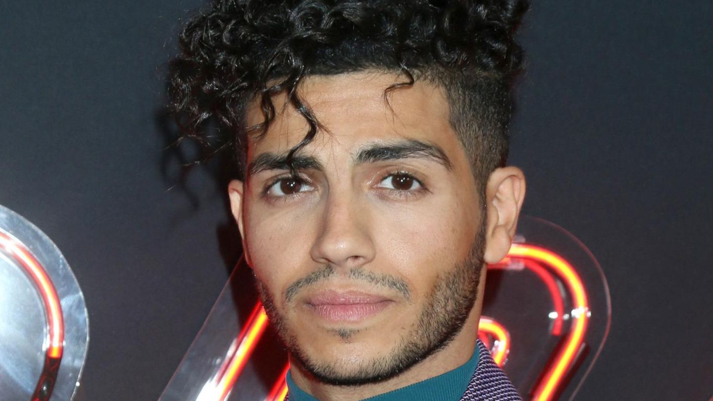 Mena Massoud - Starporträt, News, Bilder | GALA.de