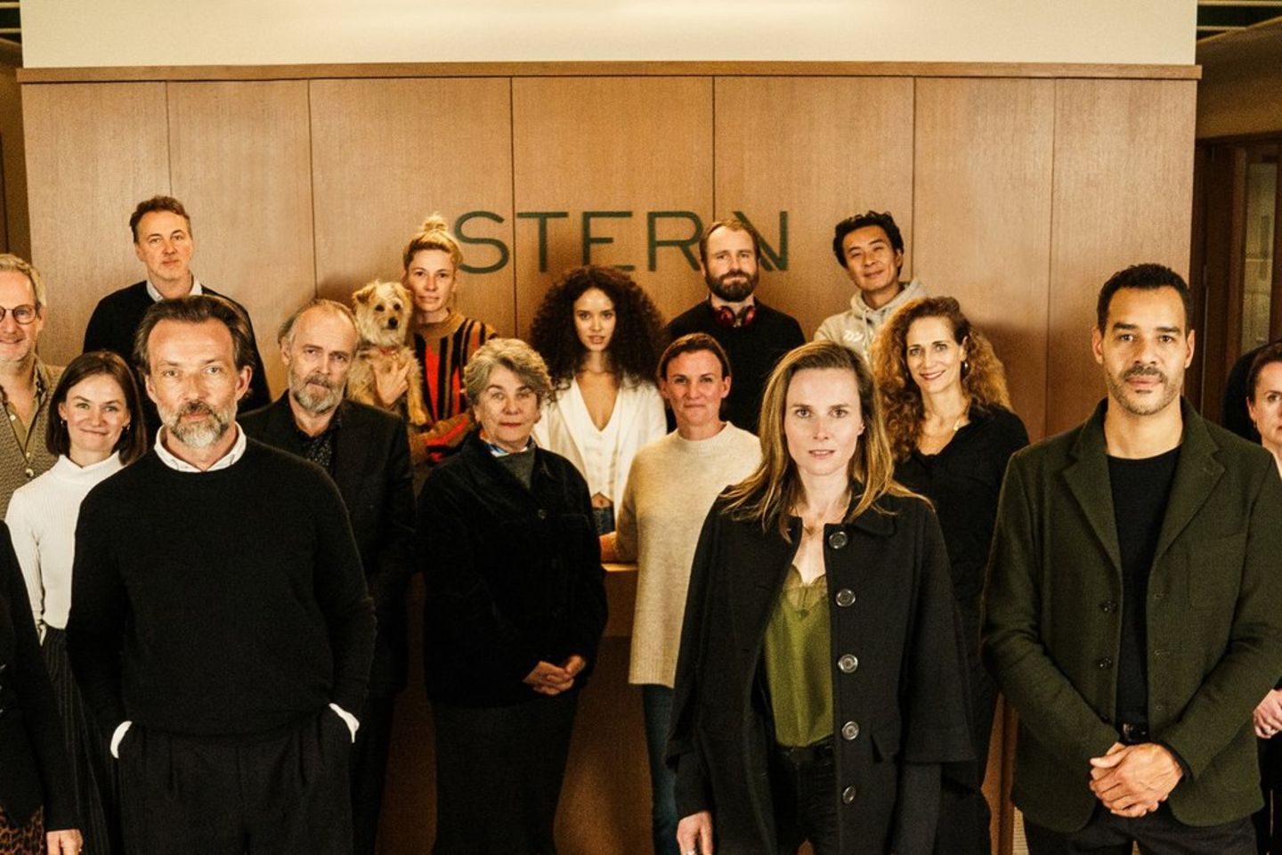 "Call My Agent Berlin": Stargespickte neue Disney+-Serie im Kasten ...