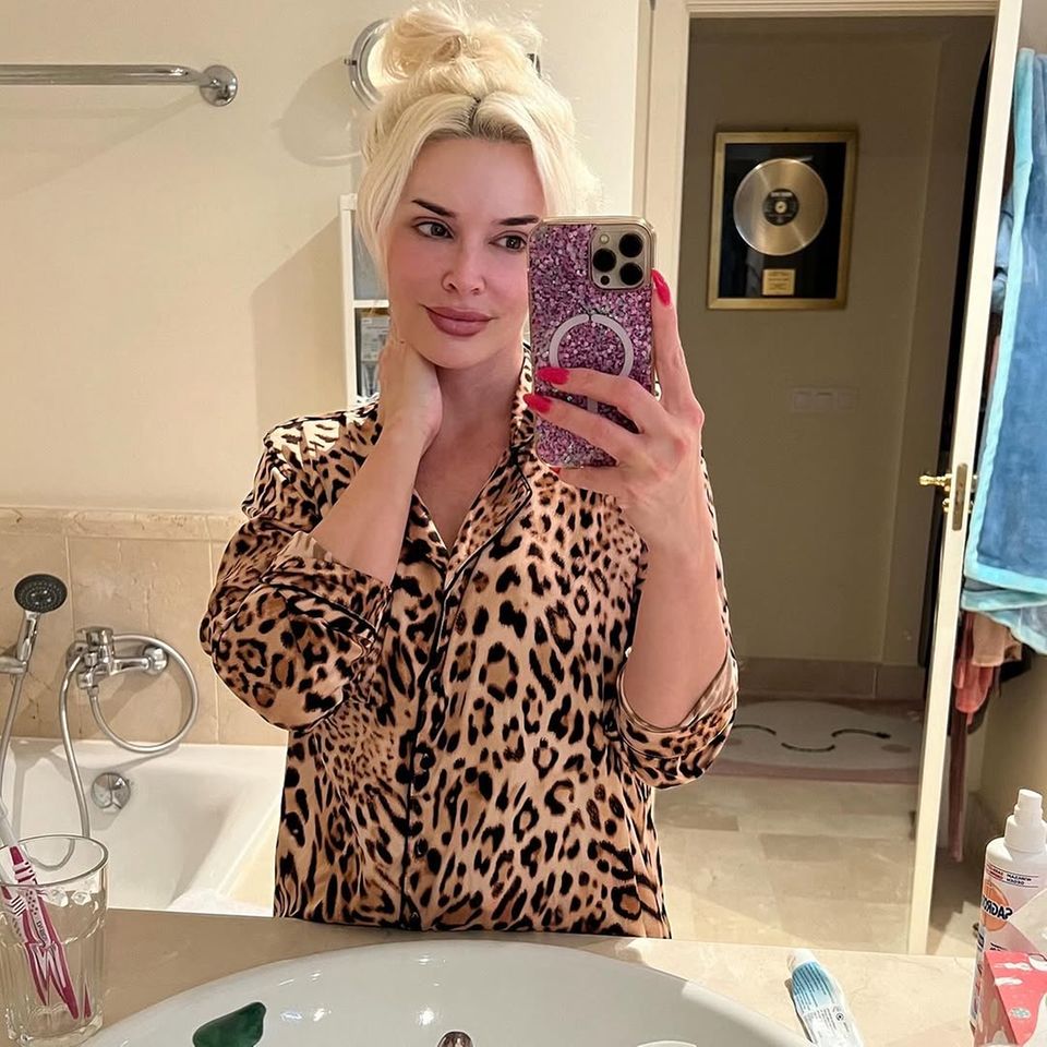Angela Lanz: Plus 6 Kilo! Mit ihren Fans teilt sie ihren neuen Körper ...