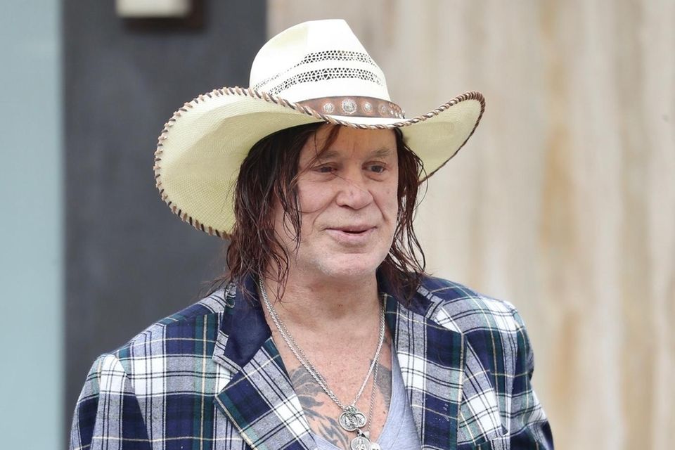 "Promi Big Brother": Montag geht es für Mickey Rourke in den Container ...