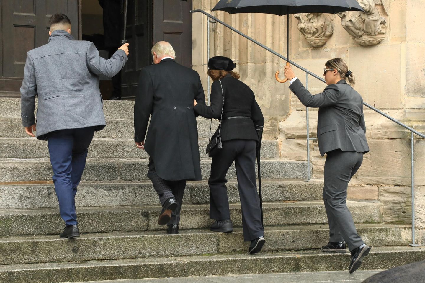 Schwedische Königsfamilie: Die Bilder zur Trauerfeier für Prinz Andreas von Sachsen-Coburg | GALA.de