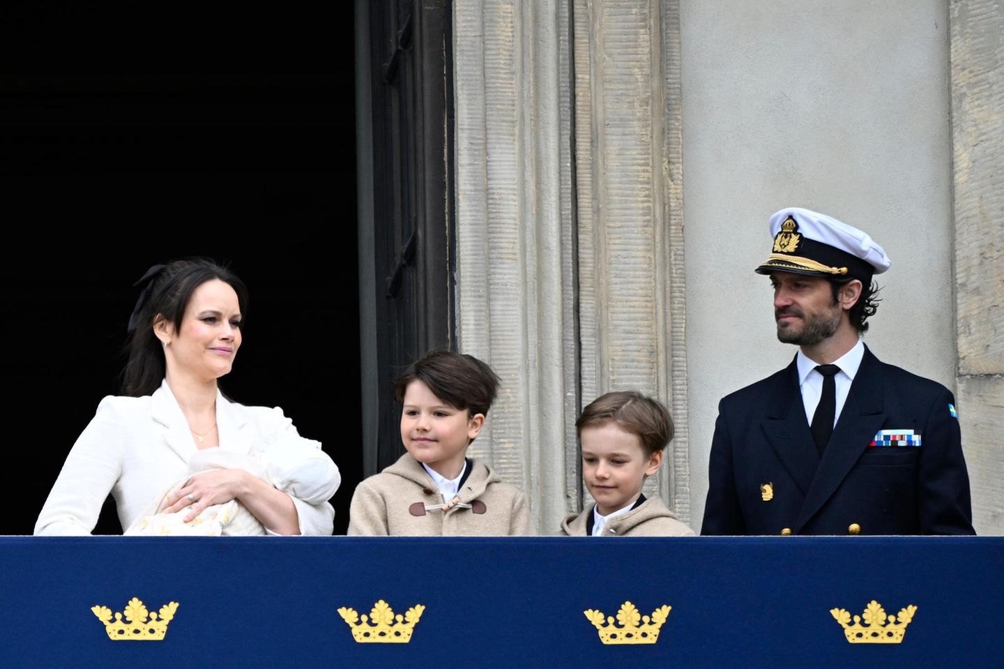 König Carl Gustaf: Die schönsten Bilder seiner Geburtstagsparade | GALA.de