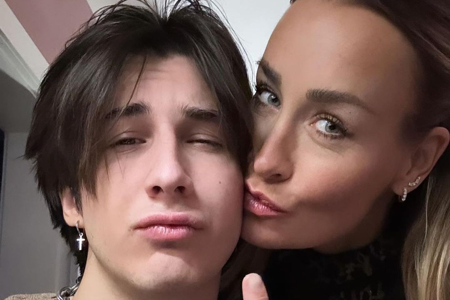 Sarah Connor: Bald ausgeküsst? Sarah Connors Sohn schockt mit ...