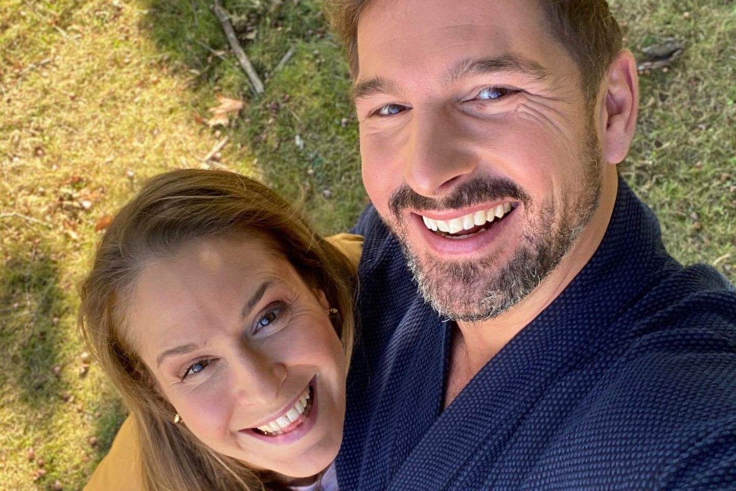 "Rote Rosen": Innige Fotos von Benjamin Piwko und Lea Marlen Woitack ...