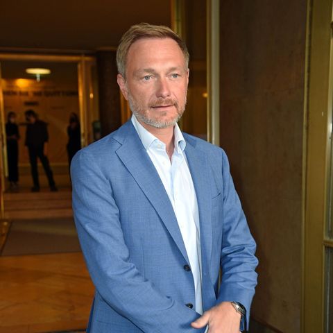 Christian Lindner: Ernste Worte über sein Baby mit Franca Lehfeldt ...