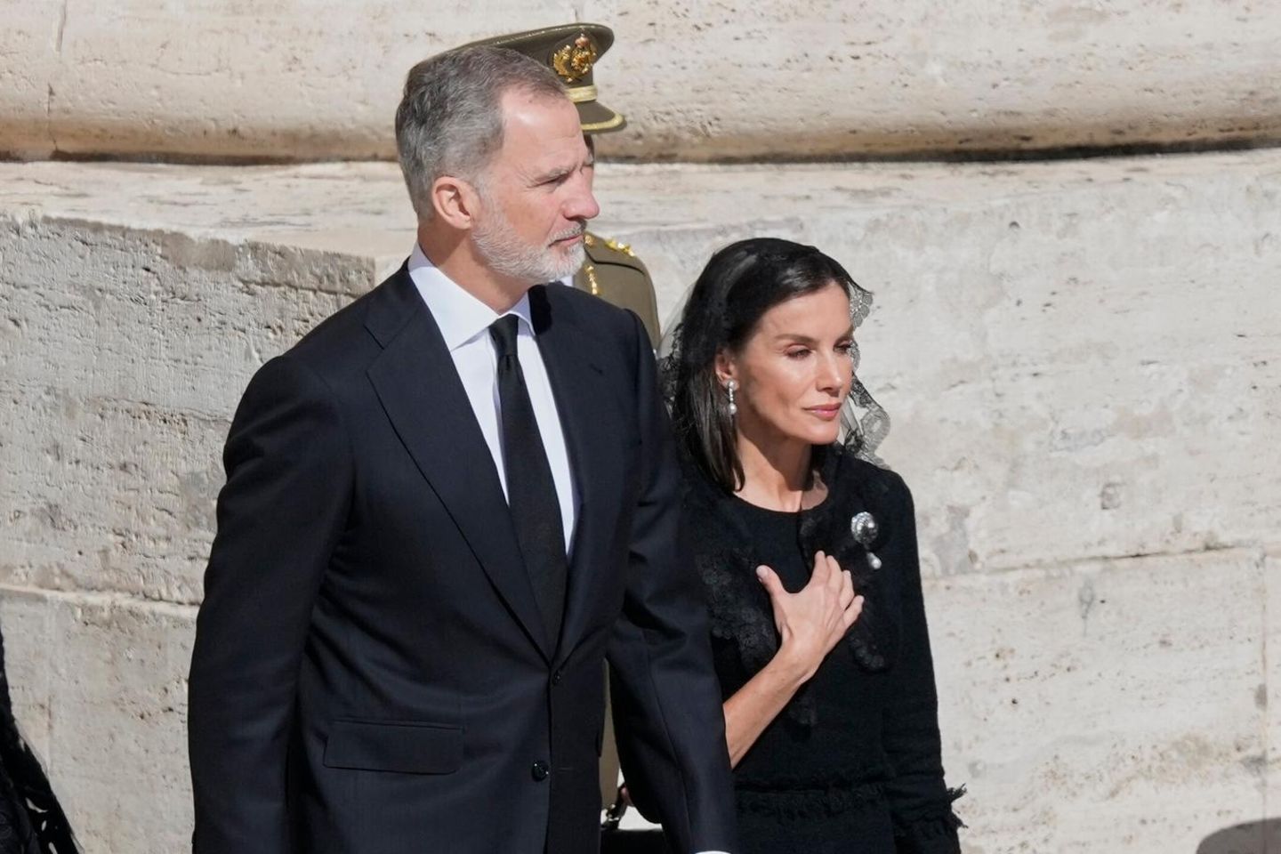 Spanische Königsfamilie in Trauer: Felipe und Letizia müssen Abschied ...