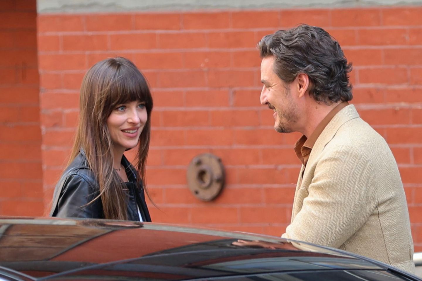 Dakota Johnson: Pedro Pascal machte ihr einen skurrilen Vorschlag