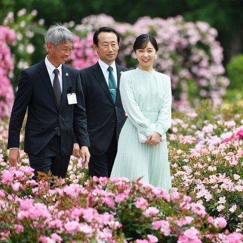 Japans Royals nehmen Abschied: Die Beerdigung von Prinzessin Yuriko in ...