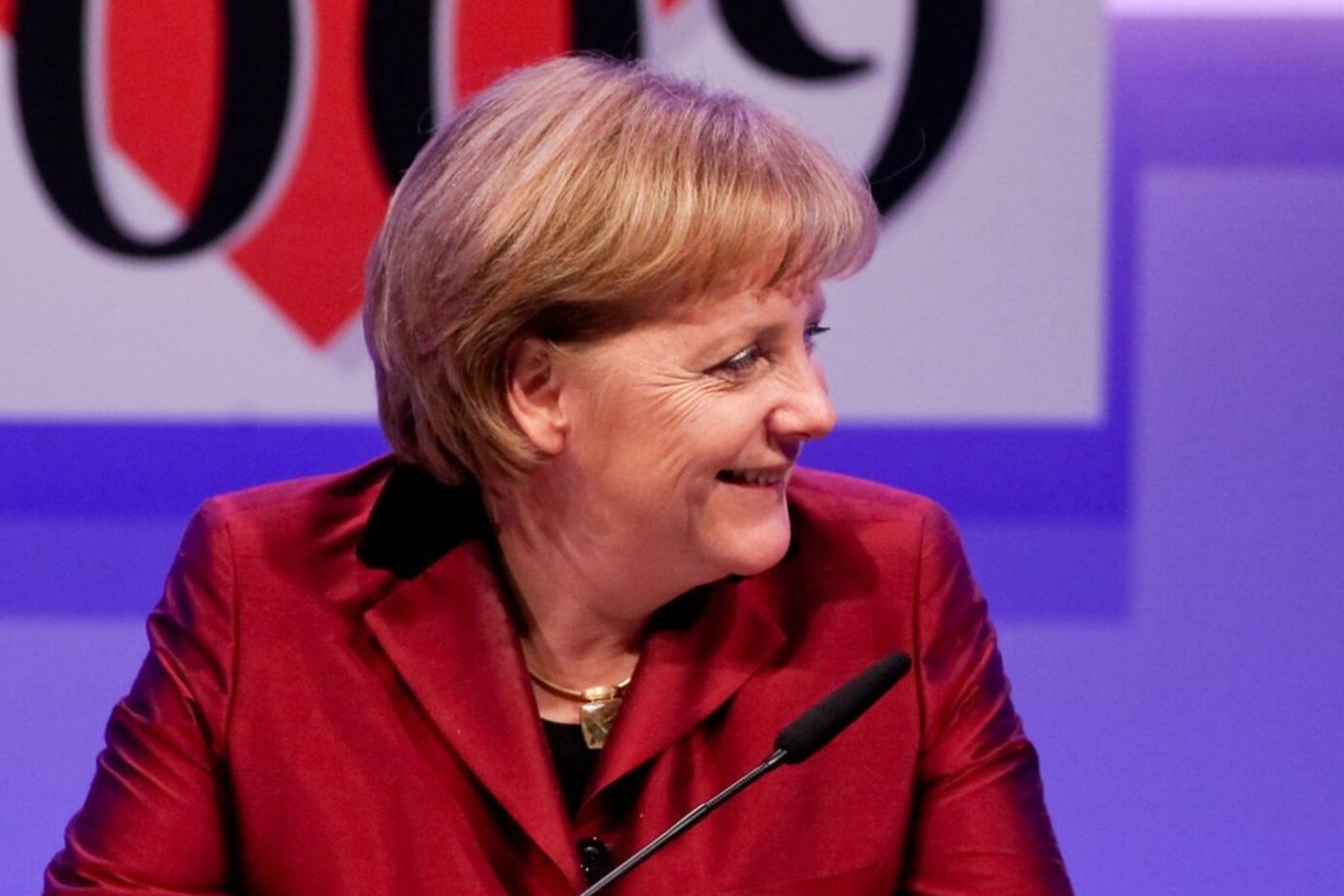 Angela Merkel: Altkanzlerin erhält Preis für ihr Buch | GALA.de