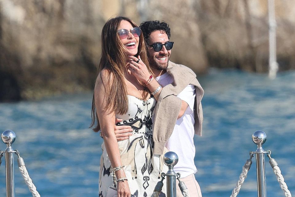 Verliebt? Sofia Vergara turtelt in Cannes mit unbekanntem Mann | GALA.de