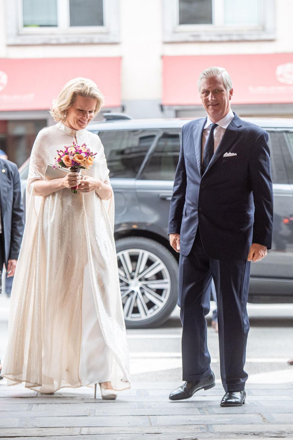 Königin Mathilde: Mit diesem Accessoire verwandelt sich ihr schlichter ...