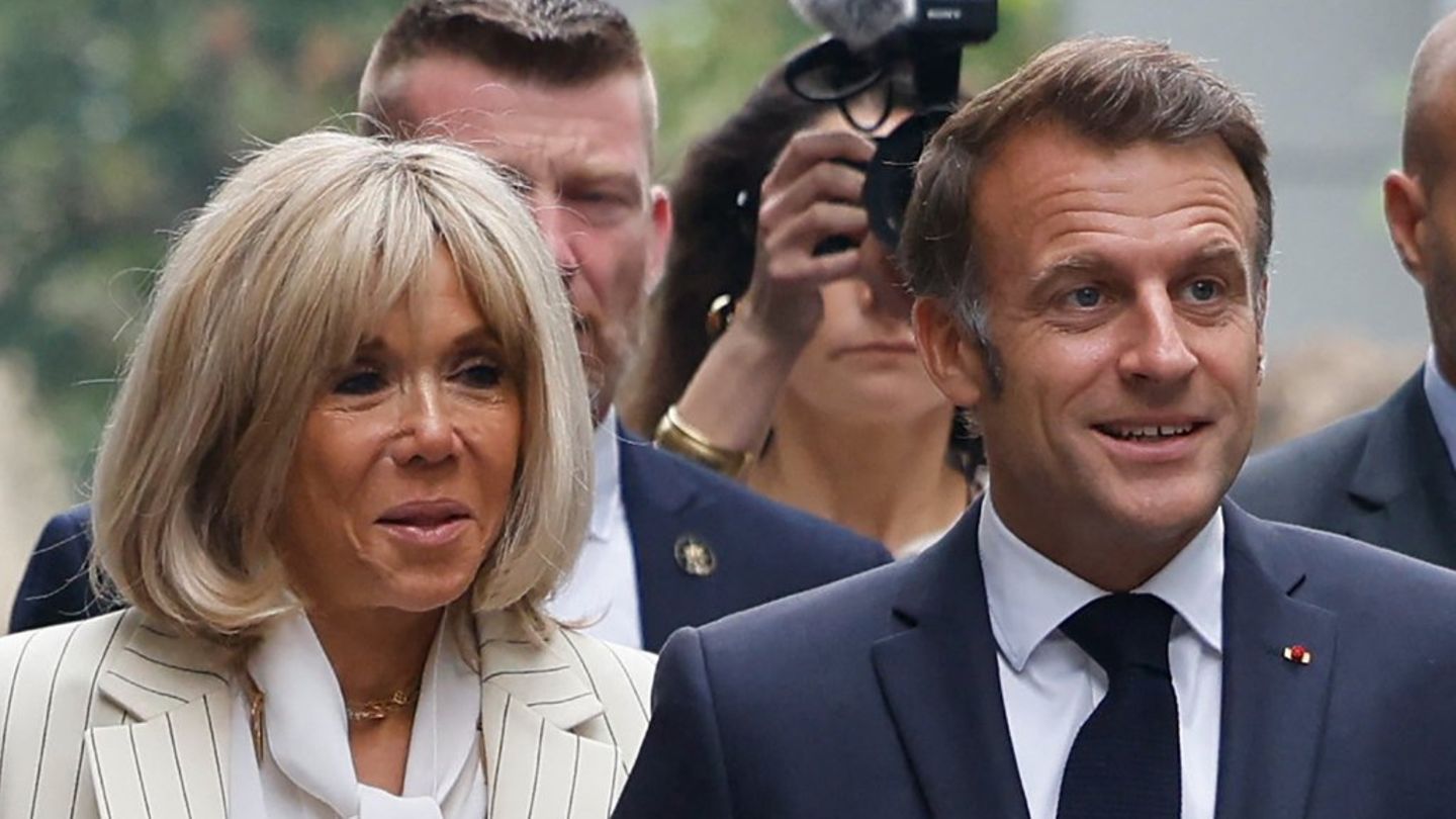 Brigitte + Emmanuel Macron: Jetzt zeigen sich die Macrons betont innig ...