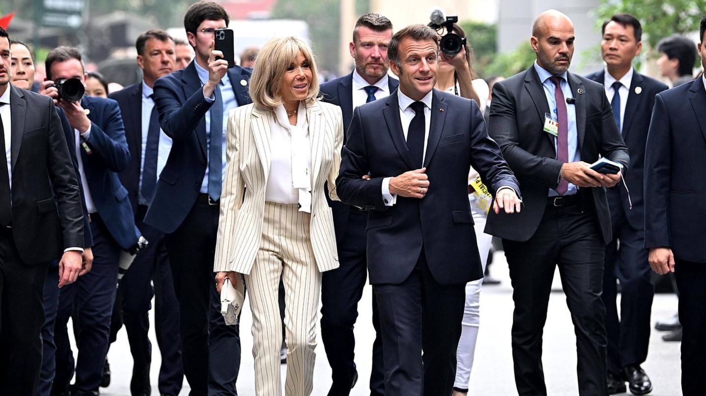 Brigitte + Emmanuel Macron: Jetzt zeigen sich die Macrons betont innig ...