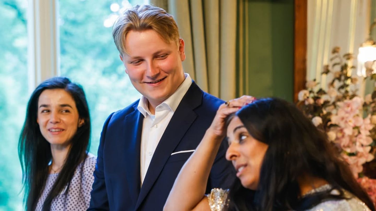 Prinz Haakon + Prinzessin Mette-Marit: Hier absolviert Prinz Sverre ...