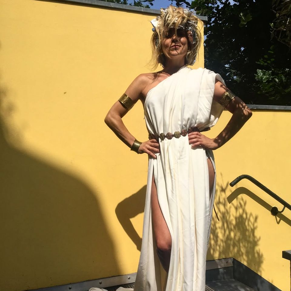 Lena Gercke posiert nackt im Bett – ungewöhnlich lasziv | GALA.de