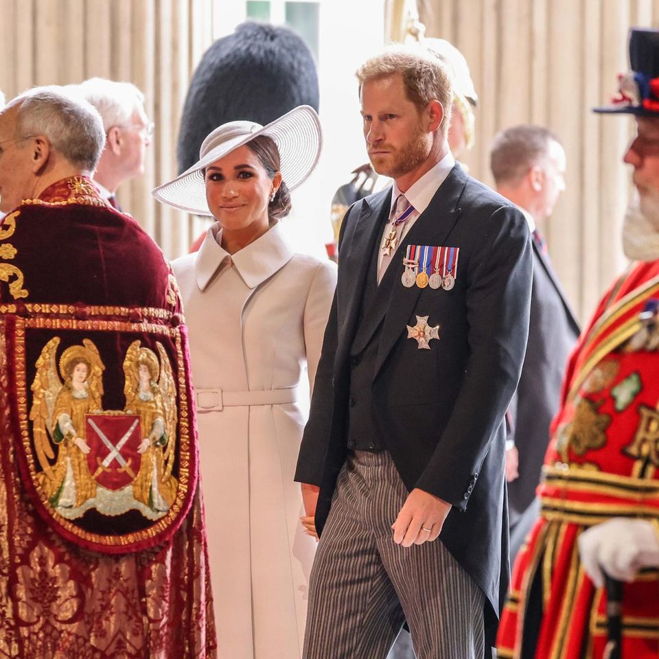 Prinz Harry + Herzogin Meghan: Die schönsten Bilder ihrer Nigeriareise ...