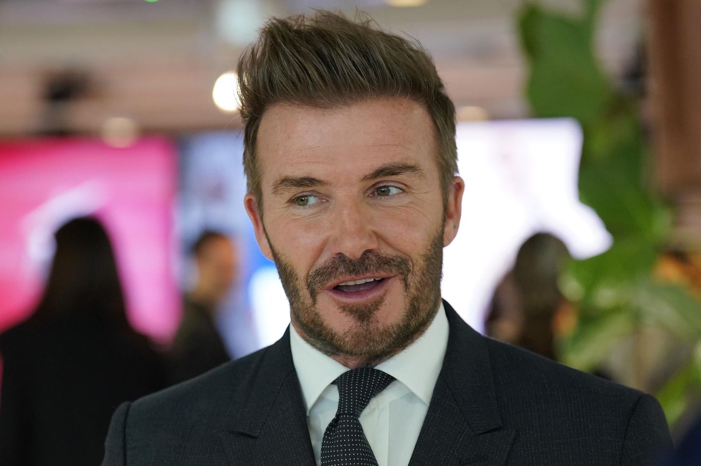 David Beckham: Nach jahrelanger Hingabe wird er zum Ritter geschlagen ...
