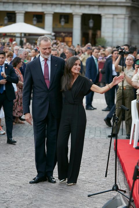 Spaniens Königspaar: Felipe und Letizia mit ihren Töchtern | GALA.de